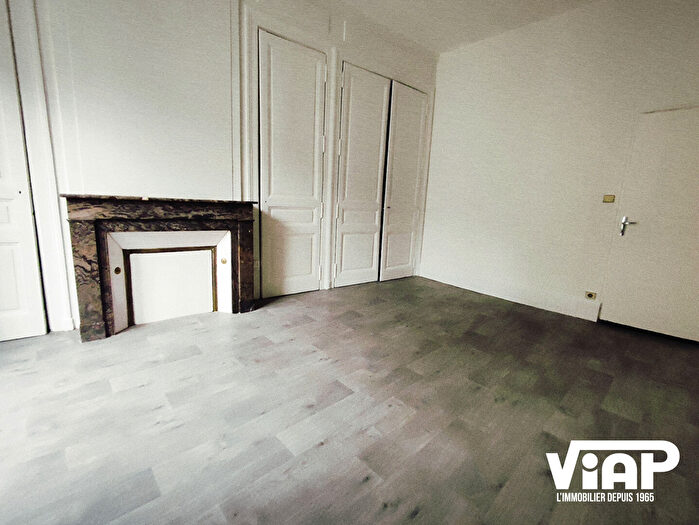 Appartement à louer - Limoges, Centre-ville, Hôtel de Ville, Emailleurs - 2 pièces - 1 chambre