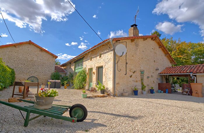 Villefagnan : Maison 5 pièces à vendre