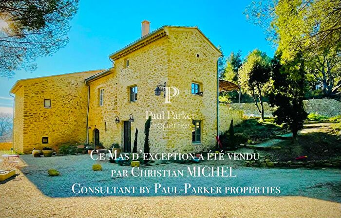 Maison 9 pièces à Lourmarin, à vendre
