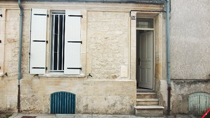Maison 2 pièces à louer - Saintes, La Gare, Sébastien de Brouard, La Fenêtre