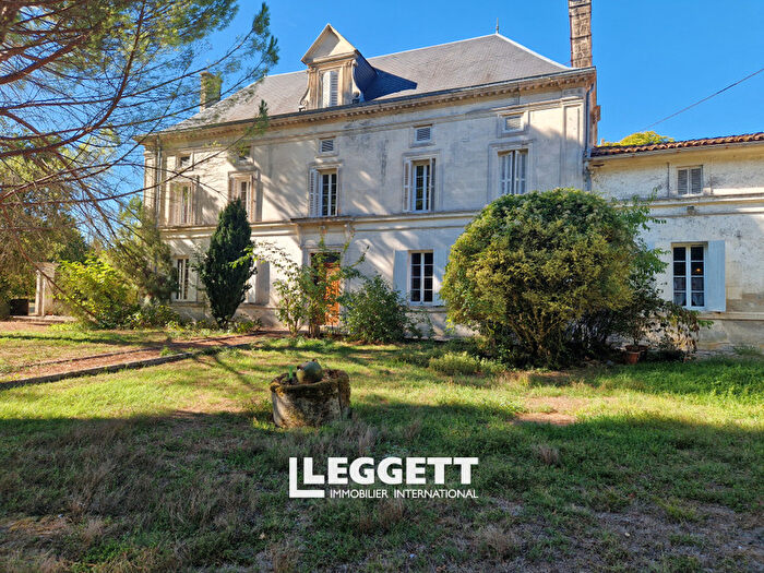Barbezieux-Saint-Hilaire - Maison 7 pièces à vendre