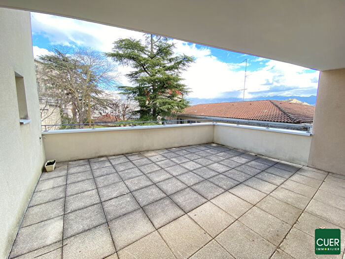 Appartement à vendre - Romans-sur-Isère, Centre-ville - 4 pièces - 3 chambres