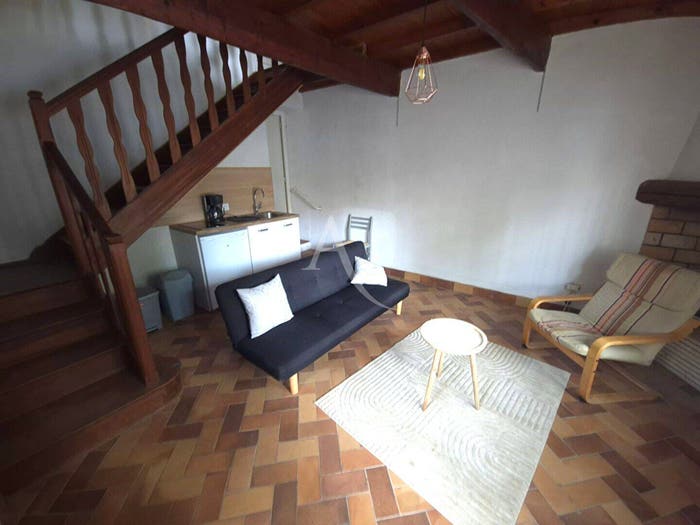 Casernes, Nîmes - Maison 1 pièce à louer