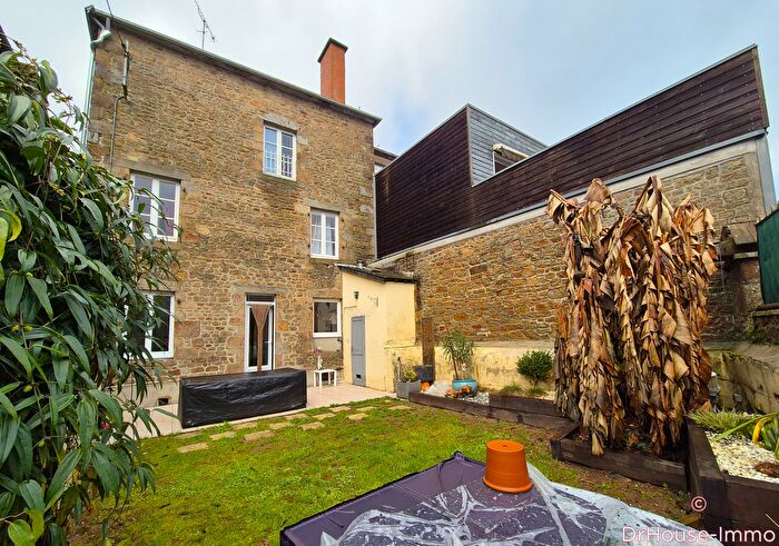 Maison 8 pièces à vendre à Gorron