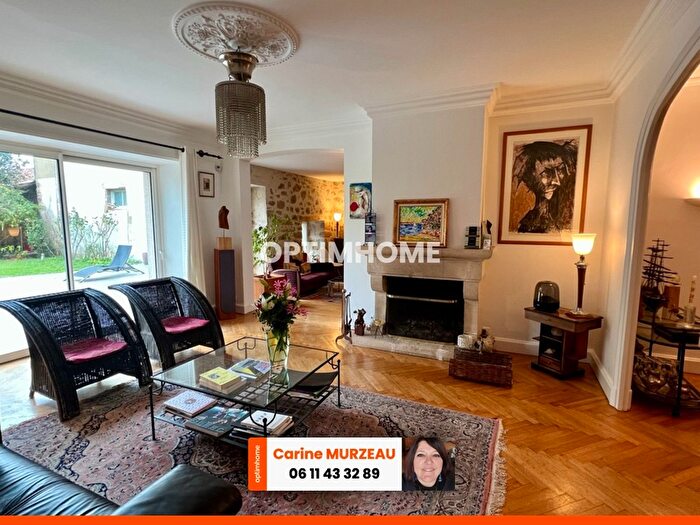 Maison à vendre - Mortagne-sur-Sèvre - 10 pièces - 5 chambres