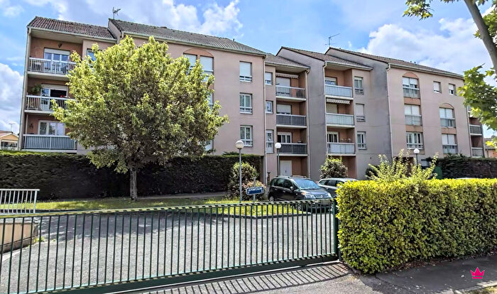 Décines-Charpieu, Bonneveau - Appartement 3 pièces à louer