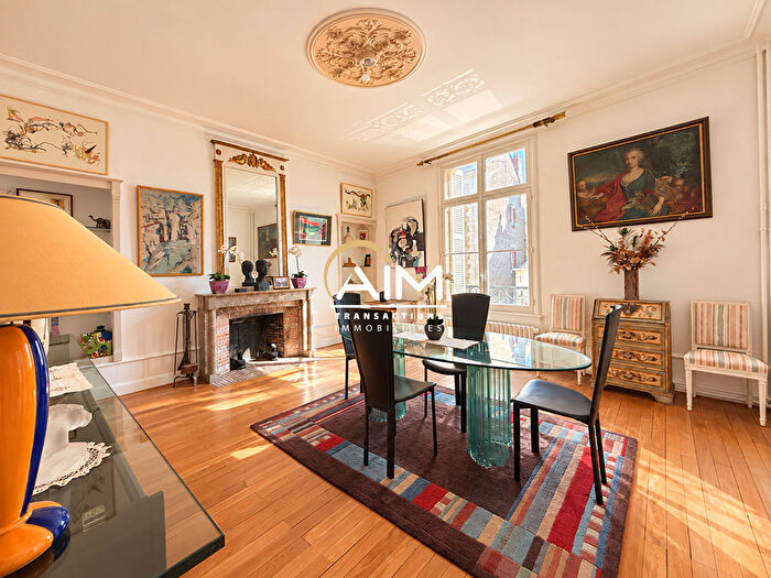 Tours, Grammont : Maison 11 pièces à vendre