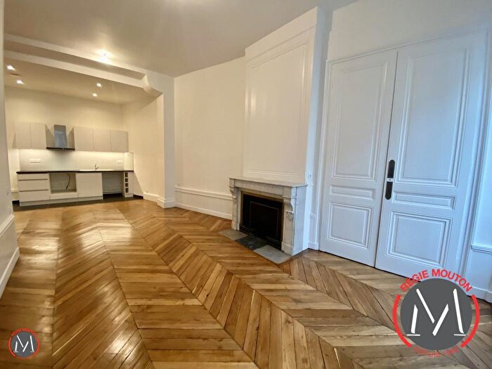 Appartement à louer - Lyon e , Mutualité, Préfecture, Moncey - 3 pièces - 2 chambres