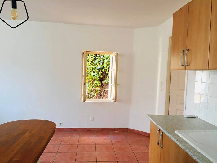 Centre Ville-Mejan-La Cité, Arles : Appartement 2 pièces à louer