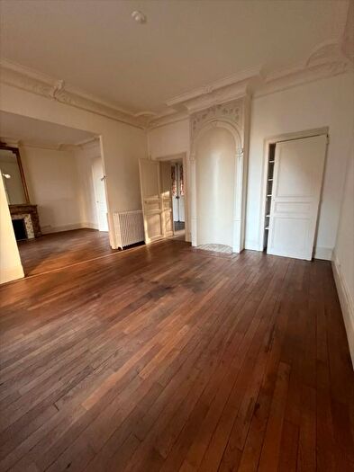 Nancy, Poincaré, Foch, Anatole France, Croix de Bourgogne : Appartement 4 pièces à vendre