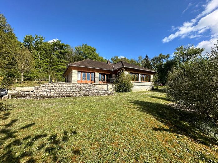 Maison à vendre - Bagneaux-sur-Loing - 6 pièces - 3 chambres