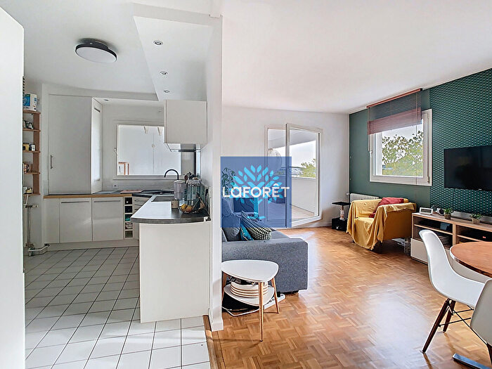 Appartement à vendre - Guyancourt, Villaroy - 3 pièces - 2 chambres