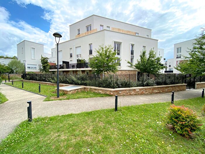 Appartement à vendre - Poissy, La Coudraie - 3 pièces - 2 chambres