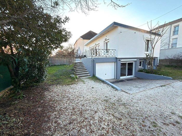 Maison à louer - Les Castors, Chatou - 5 pièces - 4 chambres