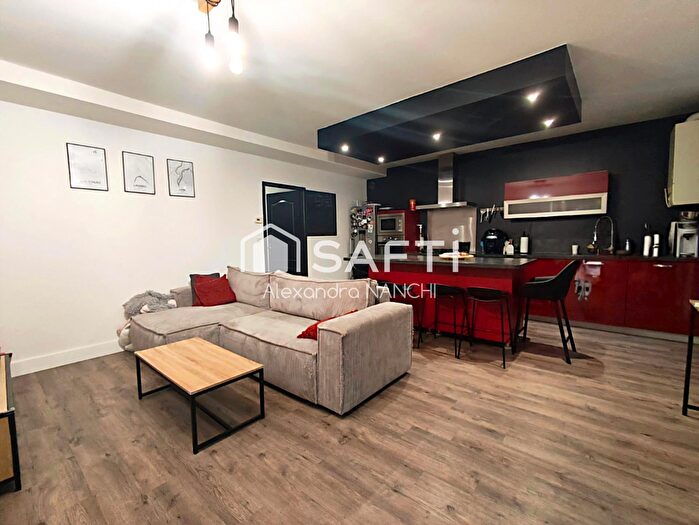 Appartement à vendre - Lagnieu - 4 pièces - 2 chambres