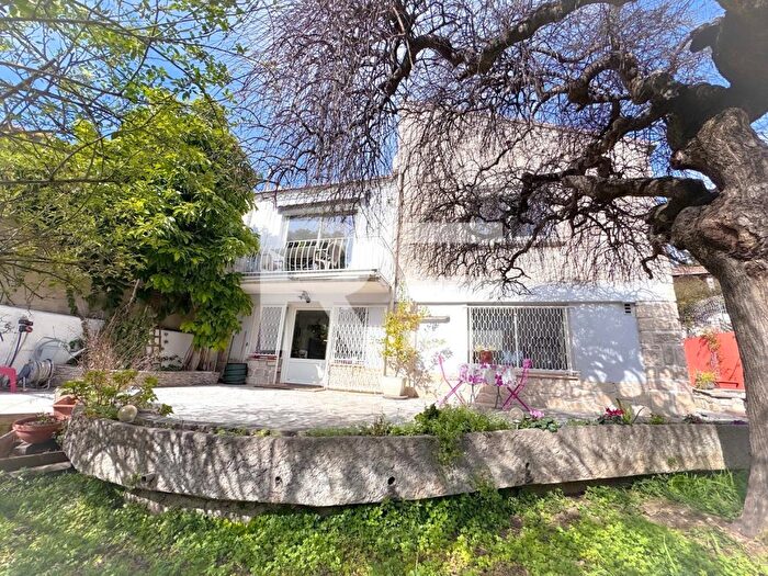 Maison à vendre - Nîmes, Puech du Teil - 7 pièces - 5 chambres
