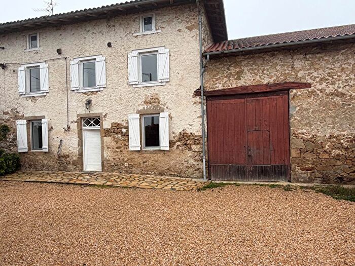 Maison 5 pièces à Saint-Gence, à vendre
