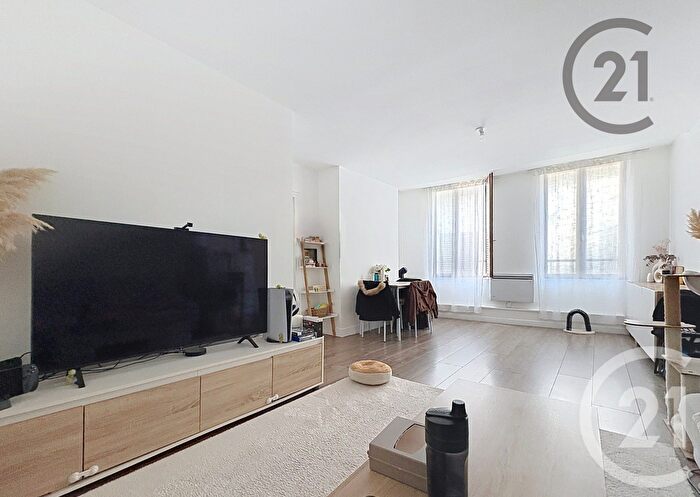 Appartement 4 pièces à vendre - Montereau-Fault-Yonne, Ville basse