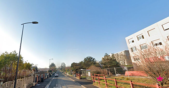 Appartement à vendre - Décines-Charpieu, Le Prainet - 3 pièces - 2 chambres