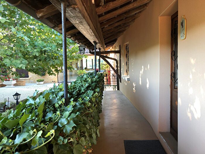 Appartement à louer - Pouilly-le-Monial - 2 pièces - 1 chambre