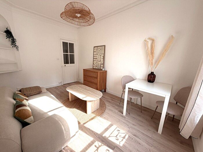 Appartement à louer - Courcelles-Wagram, Paris ème arrondissement - 2 pièces - 1 chambre