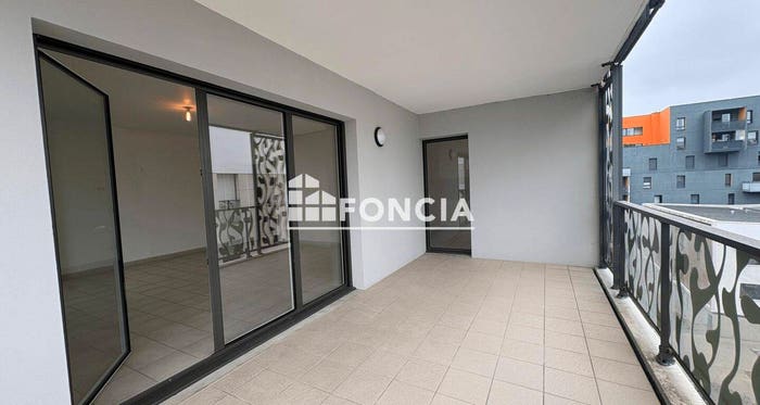 Grand Parc, Hérouville-Saint-Clair : Appartement 4 pièces à louer