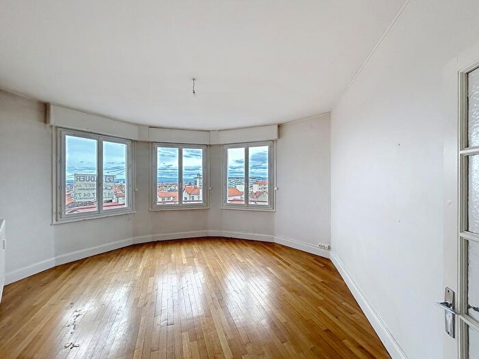 Appartement à louer - Clermont-Ferrand, Oradou - 3 pièces - 2 chambres