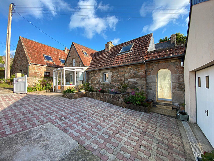 Maison à vendre - Trégastel - 6 pièces - 4 chambres