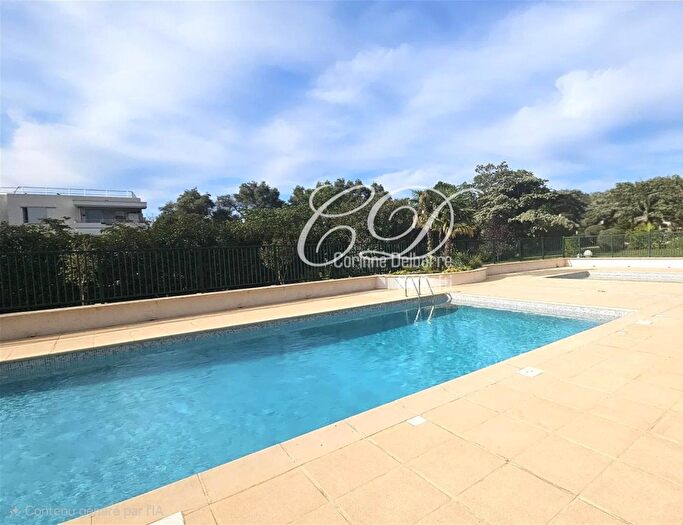 Appartement à vendre - Nîmes, Ville Active - 3 pièces - 2 chambres