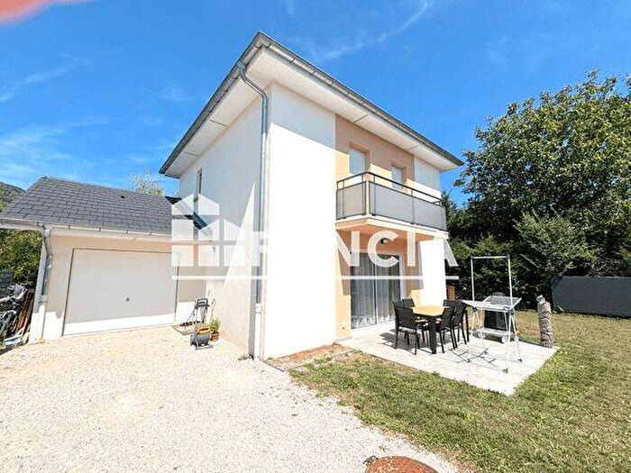 Maison 5 pièces à louer à Saint-Étienne-de-Crossey