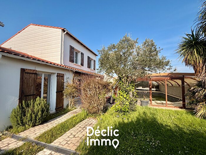 Maison 11 pièces à Saint-Georges-de-Didonne, Vallières, à vendre