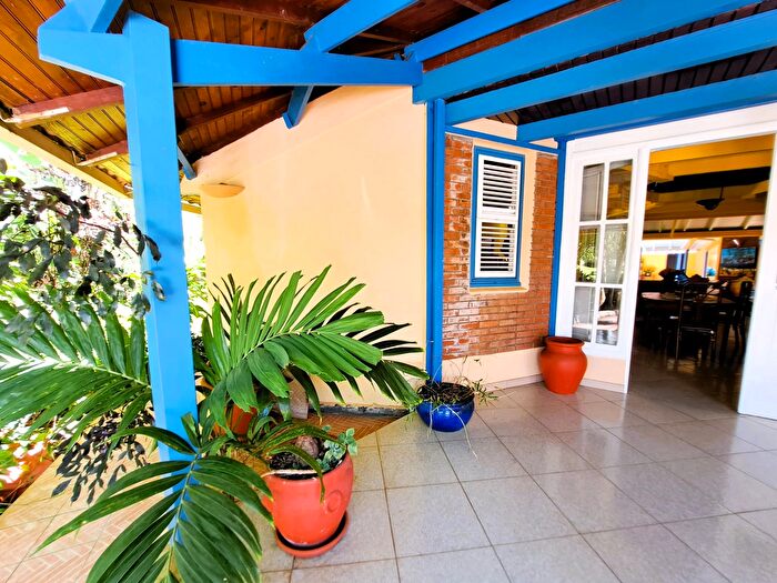 Maison à vendre - Saint-Joseph - 6 pièces - 6 chambres