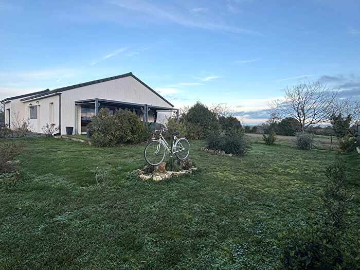 Maison à vendre - Vouillé - 5 pièces - 3 chambres