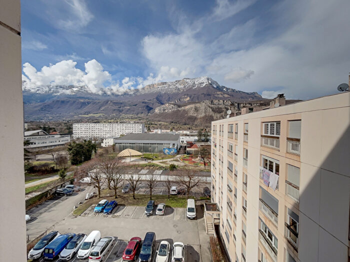 Appartement à louer - Le Pont-de-Claix, Iles de Mars - 5 pièces - 3 chambres