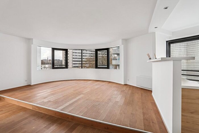 Appartement à vendre - Paris e , Citroën, Boucicaut - 4 pièces - 3 chambres