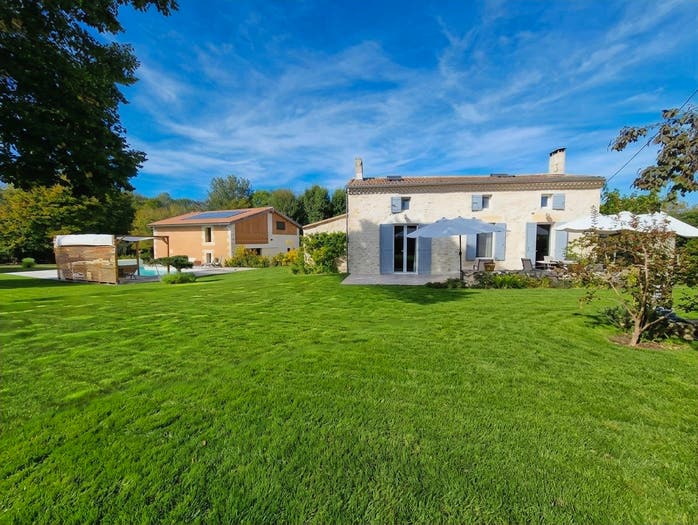 Maison 6 pièces à Cartelègue, à vendre