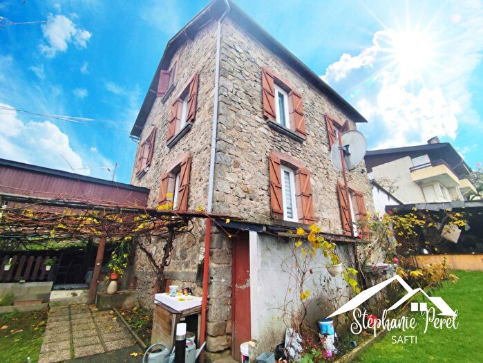 Maison à vendre - Ussel - 7 pièces - 5 chambres