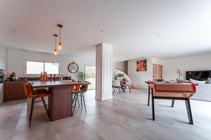 Maison à vendre - Saint-Règle - 7 pièces - 5 chambres