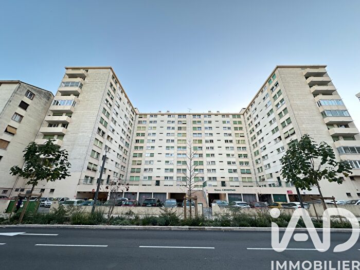 Appartement à vendre - Alès, Centre-ville - 4 pièces - 3 chambres