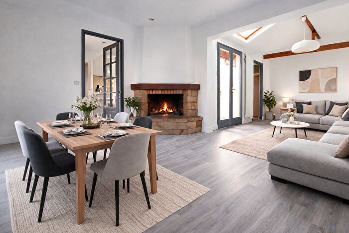 Maison à vendre - Nanterre, Plateau - 7 pièces - 3 chambres