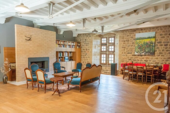 Maison à vendre - Saint-Sauveur-de-Montagut - 10 pièces - 5 chambres