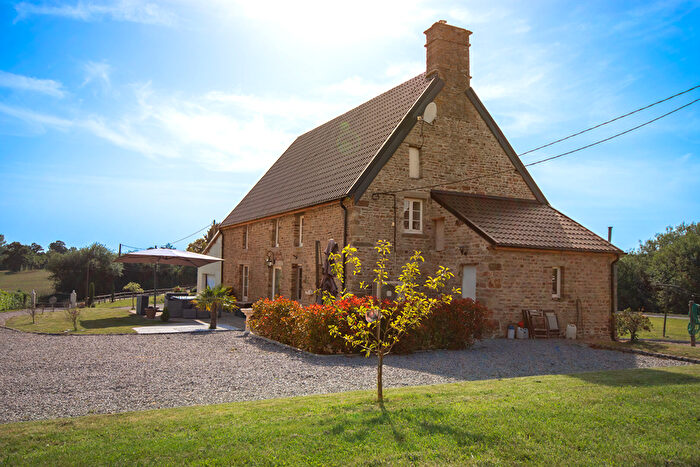 Maison 6 pièces à Montchamp, à vendre