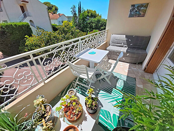 Six-Fours-les-Plages, Les Lones, Bucarin, Fort, Les Playes : Appartement 1 pièce à vendre