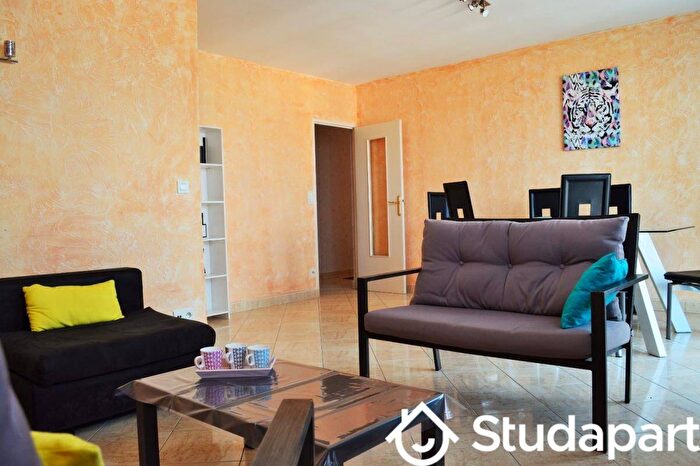 Appartement à louer - Gare, Troyes - 1 pièce - 3 chambres