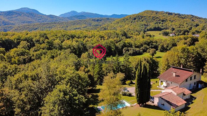 Maison à vendre - Lavelanet - 7 pièces - 5 chambres