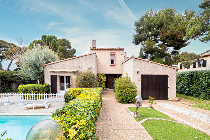 Maison à vendre - Marseille e , Pointe Rouge - 6 pièces - 4 chambres