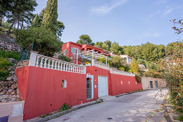 Maison à vendre - Toulon, La Chapelle, Saint-André - 5 pièces - 3 chambres