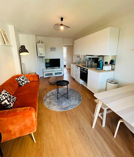 Appartement à louer - Cusset, Villeurbanne - 5 pièces - 4 chambres