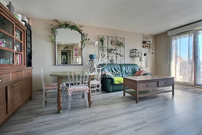 Appartement à vendre - Sainte-Geneviève-des-Bois, Les Aunettes - 2 pièces - 1 chambre