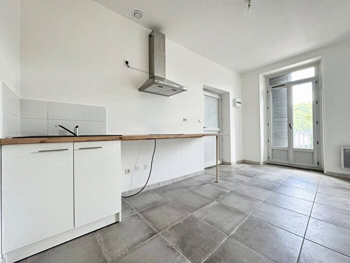 Appartement à louer - Nîmes - 2 pièces - 1 chambre